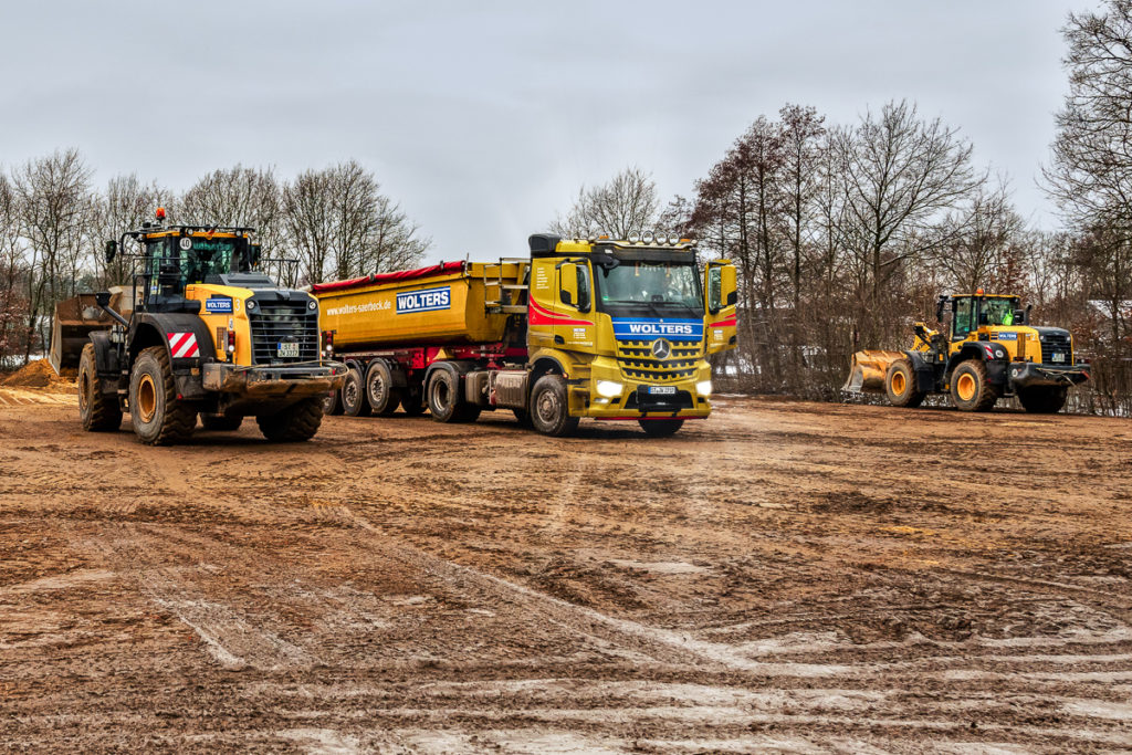 Vorbereitungen für eine neue Feuerwehrzufahrt für die Firma Saertex in ...